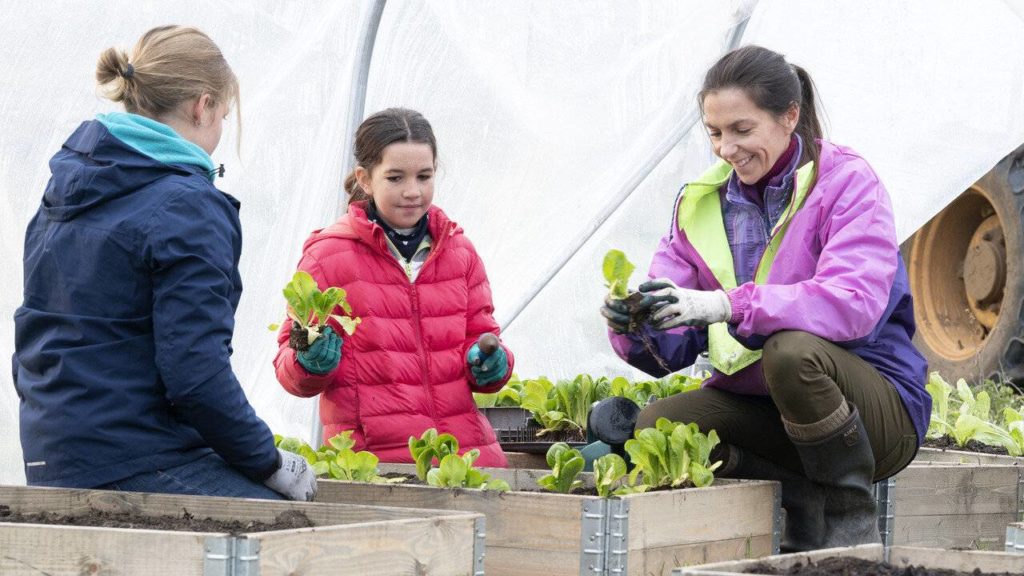 « Fille de paysan », écrit par Monica Rattazzi, sélectionné au Festival ...